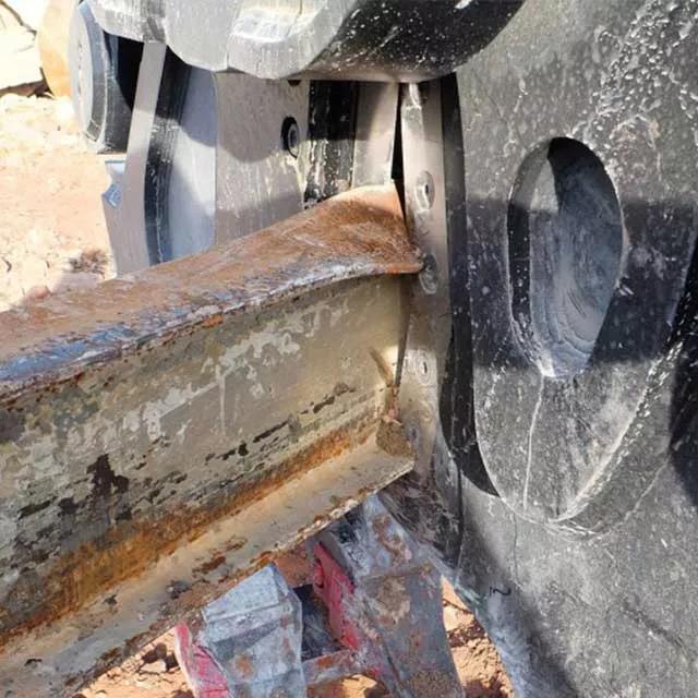 SH Series Hydraulic Scrap Metal Shear for Cutting Steel - RAY Attachments