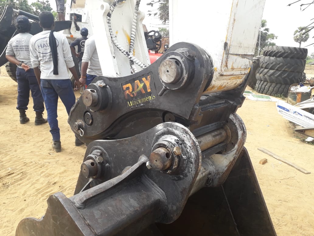 RQH-17 Excavator Quick Hitch/ Excavator Tilting Quick Hitch/ Tilt Quick Coupler - RAY Attachments